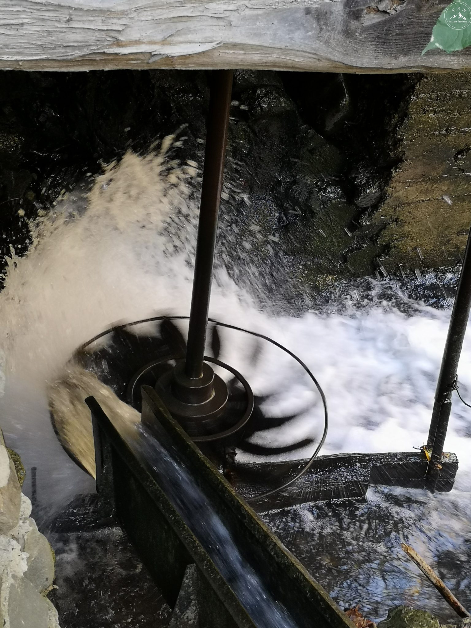 Morile de apă seculare de pe Valea Rudăriei - FAM la pas turistic