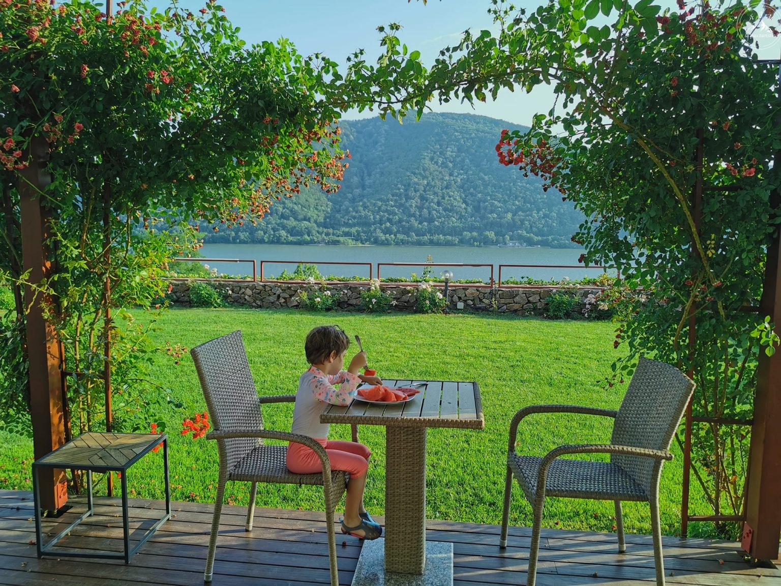 4:Pensiunea Ecaterina - cazarea cu priveliște ”infinity” din Berzasca ...